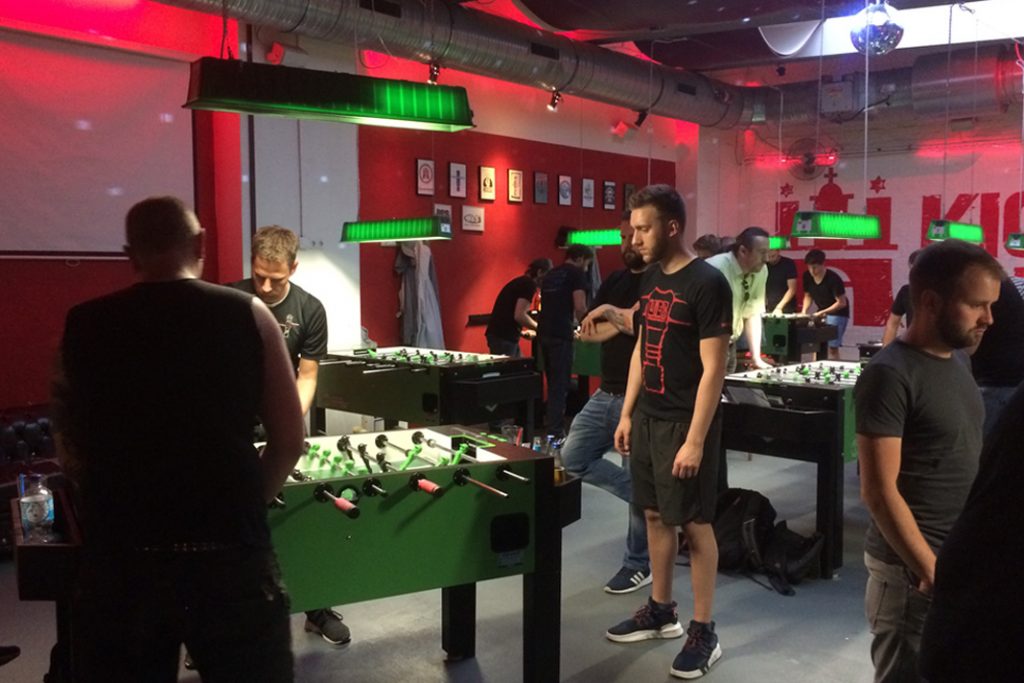 Tischfußball Hamburg: Elf Kicker im Test | FINK.HAMBURG